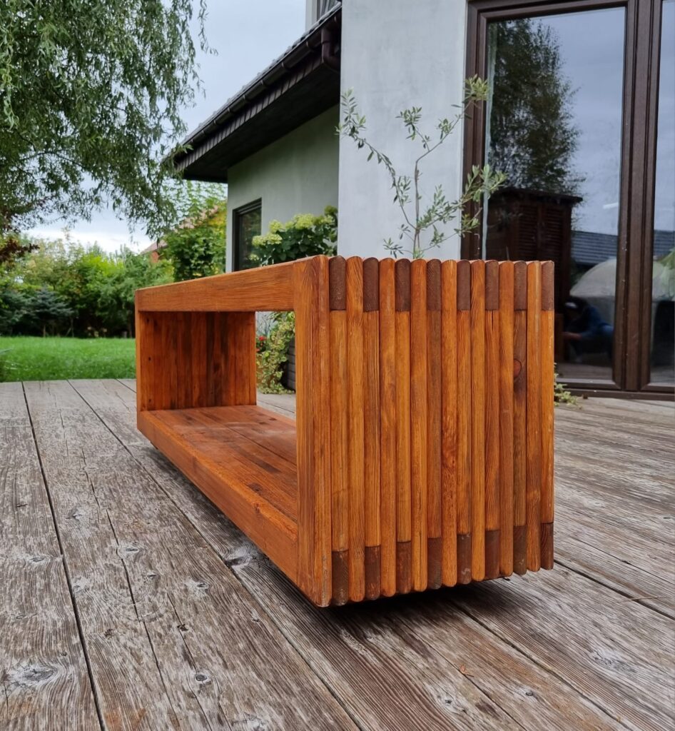 Drewutnia narożna - StollDrew